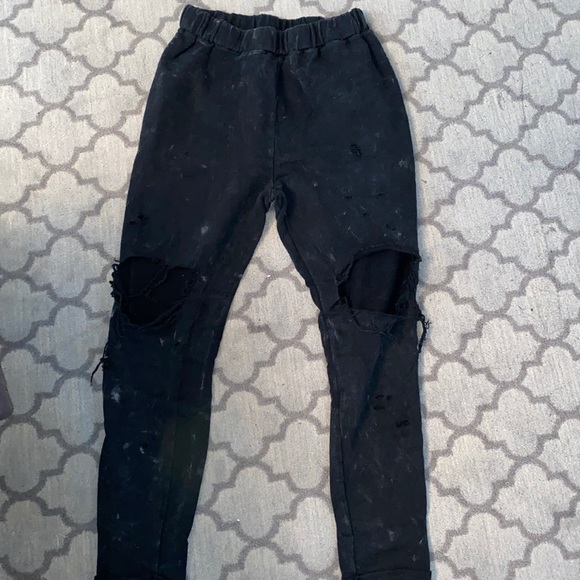 Zara | Pants & Jumpsuits | Zara Black Distressed Sweats With Rips ...